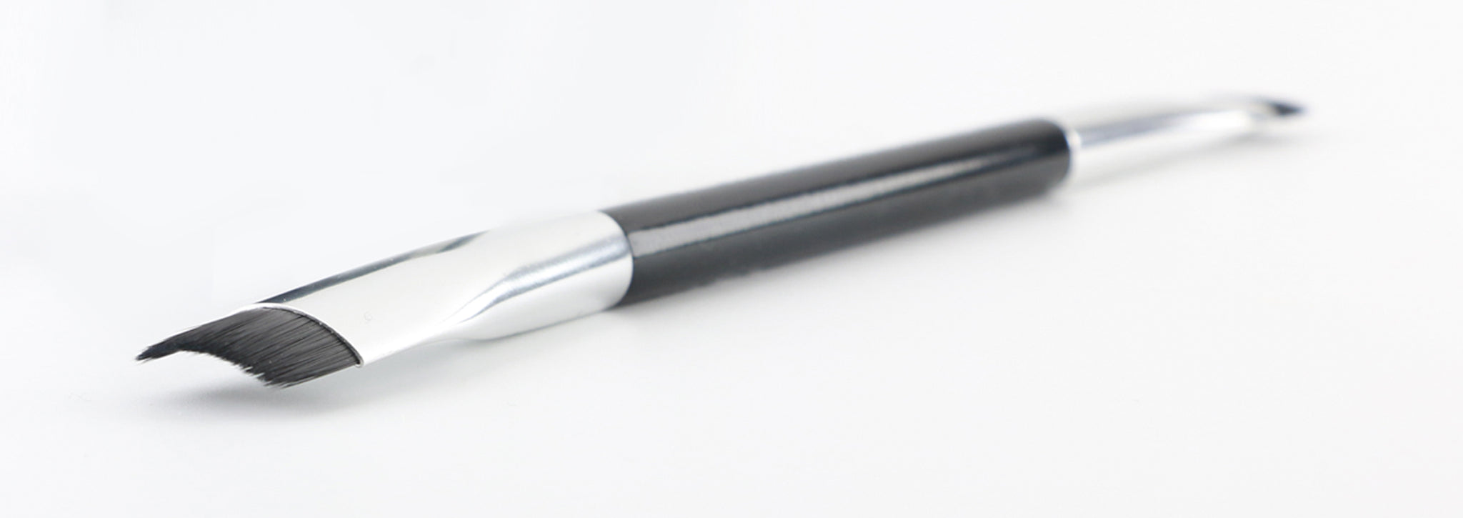 How to Get Instant Eye Liner Looks with the Arc Brush